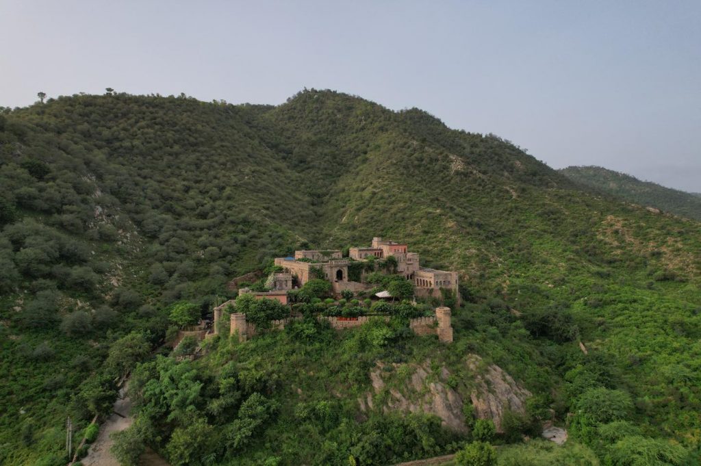 Places to Visit in Alwar - Dadhikar Fort