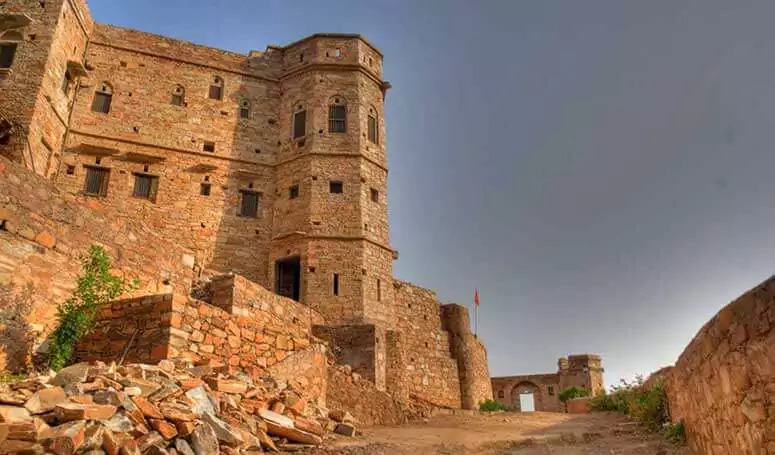 Best Place To Stay In Alwar- Fort Dadhikar